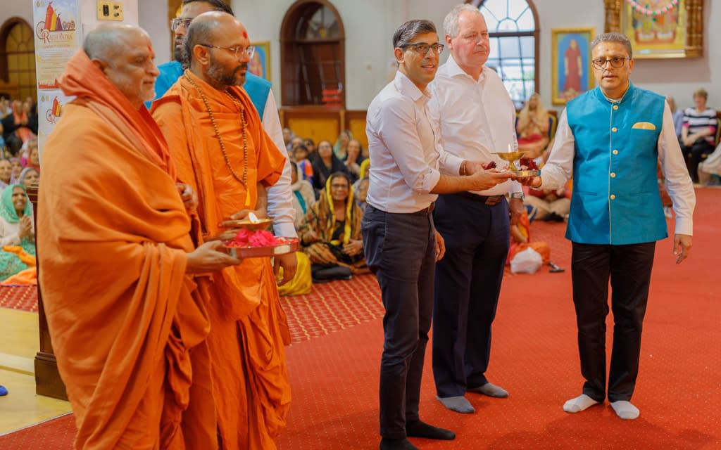 Prime Minister joins devotees at Shree Kutch Satsang Swaminarayan ...
