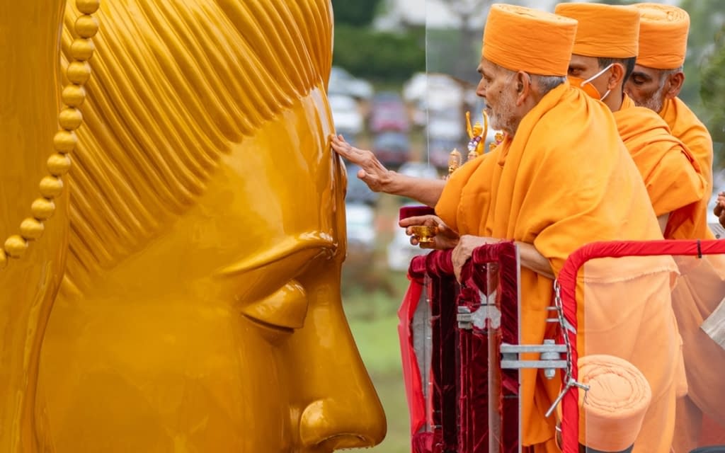 Thousands attend Holi festival at new BAPS mandir in Sydney