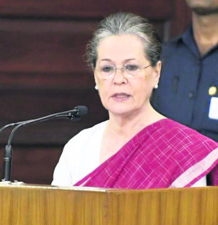 Sonia to head Cong in Parliament, to pick leader for Lok Sabha...