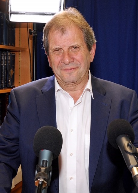 Metliss appointed Chairman of Axiom Stone...